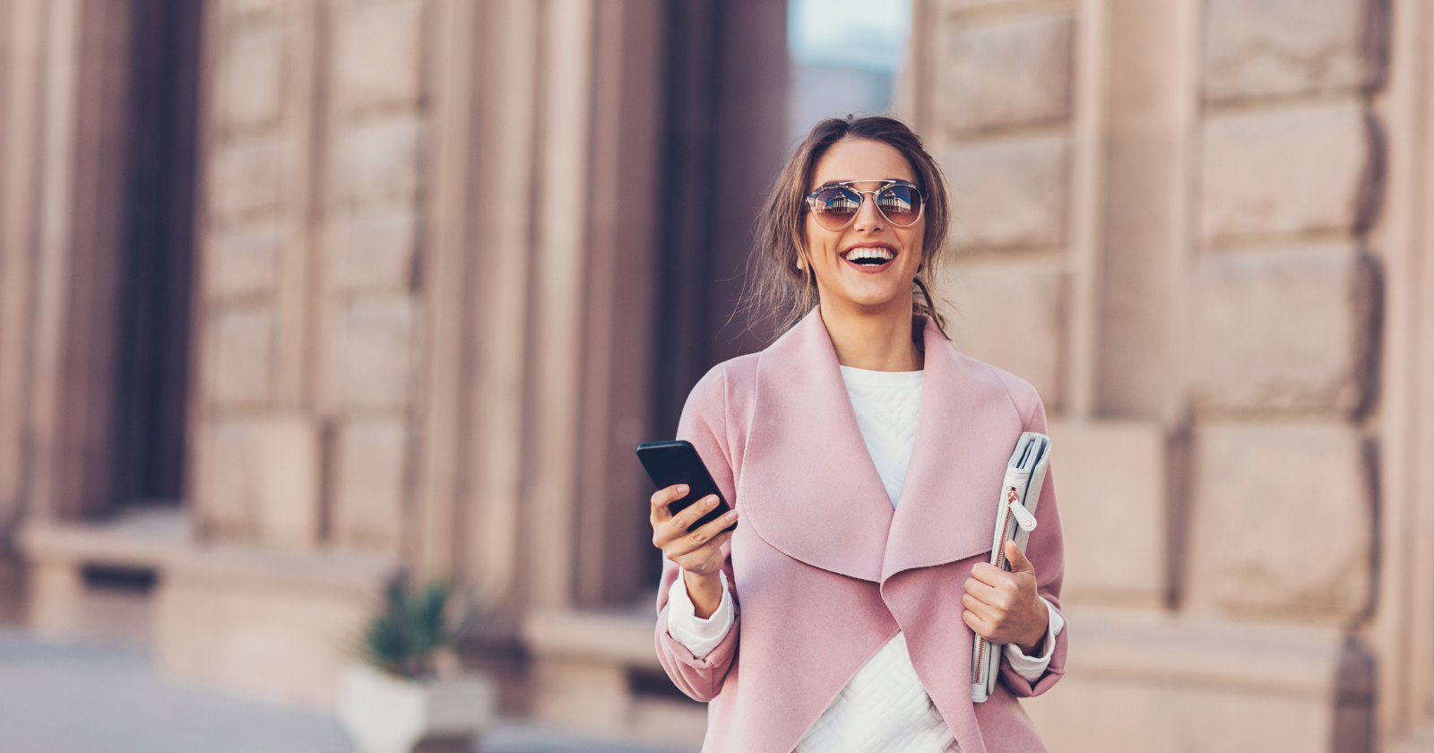 10 body language signals that show class and sophistication