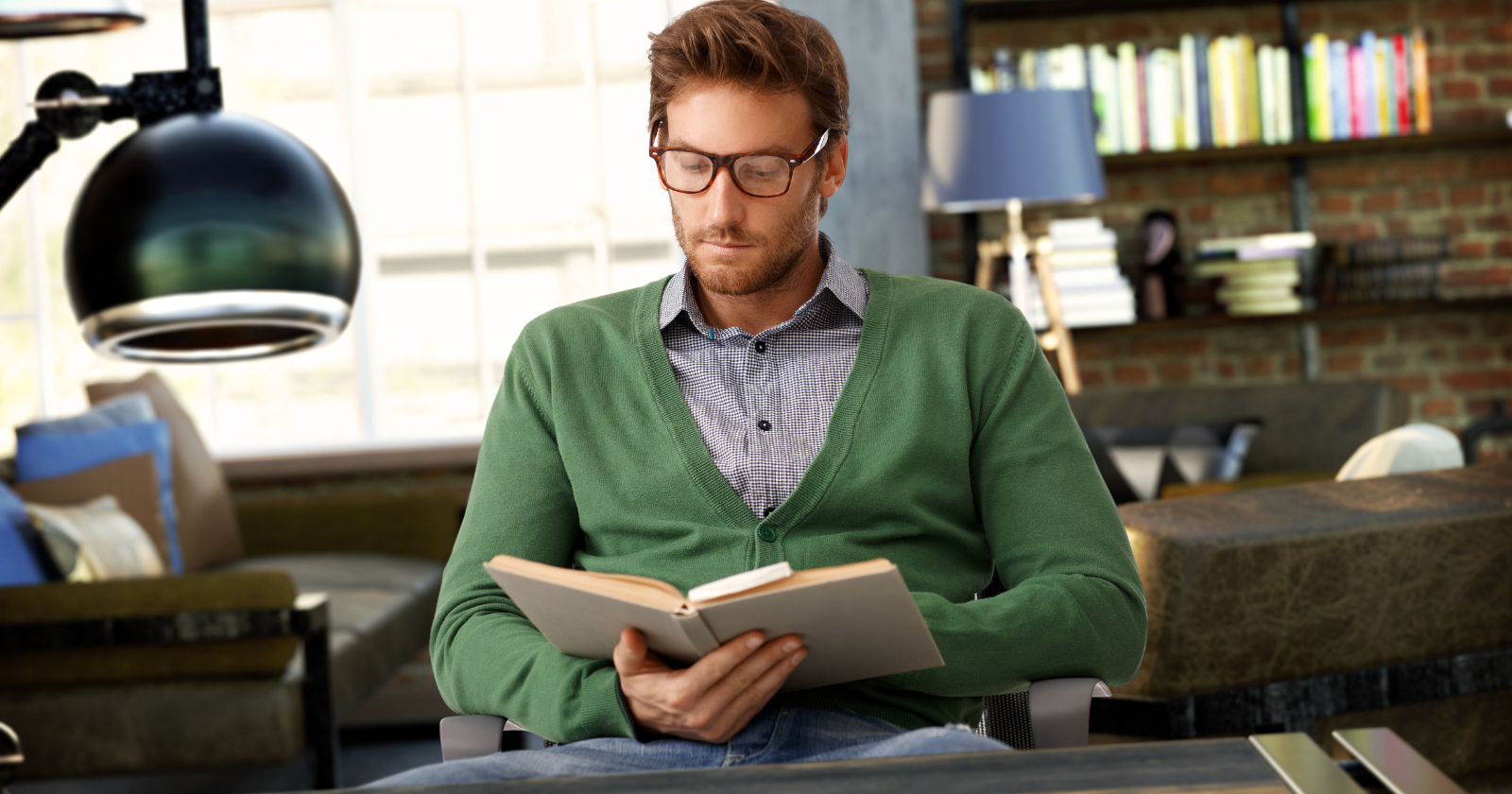 9 signs someone is financially well-off, even if they try not to show it