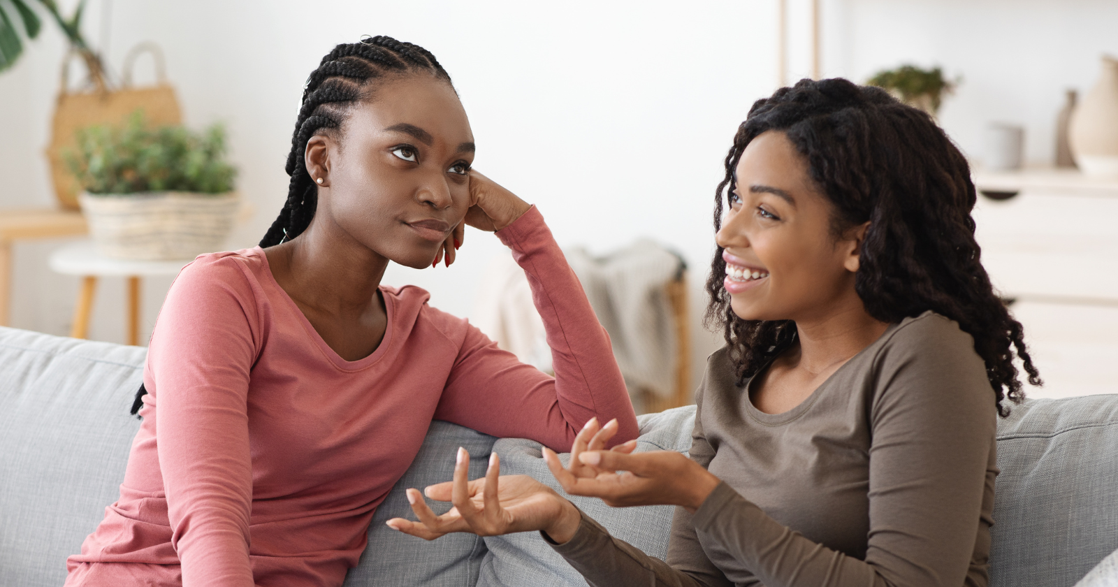 7 specific body language signs that signal someone is only pretending ...